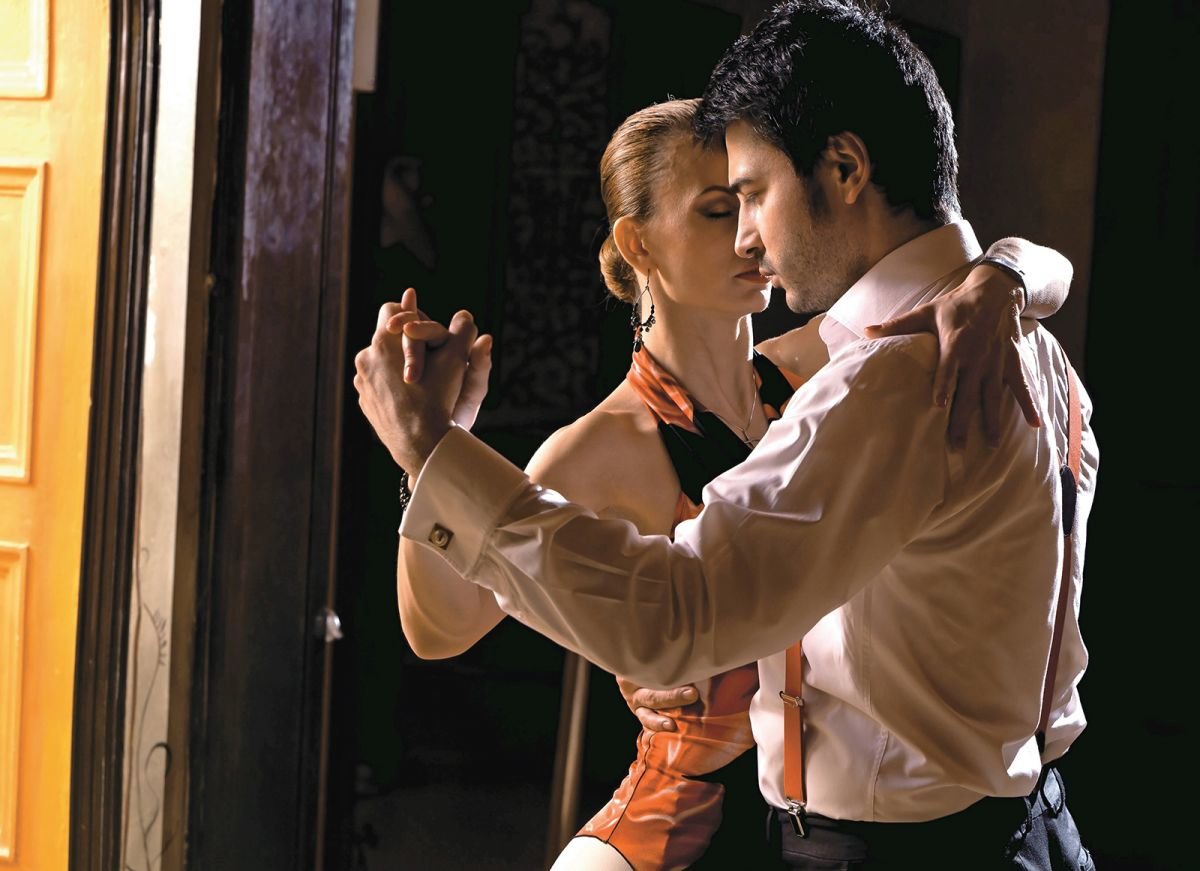 Argentinski tango – ples za vse generacije | Revija Vzajemnost